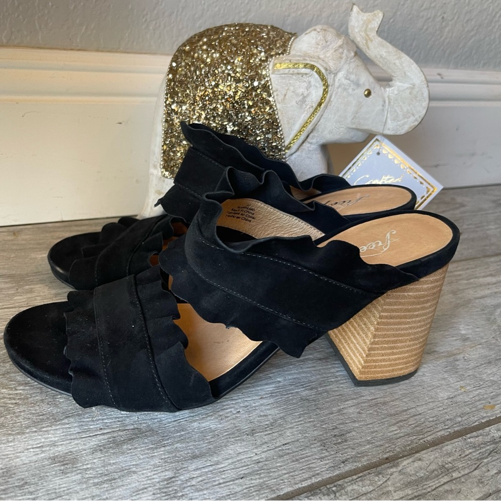 Free People Rosie Ruffle Sandal Block Heel - Size 8 - Gem